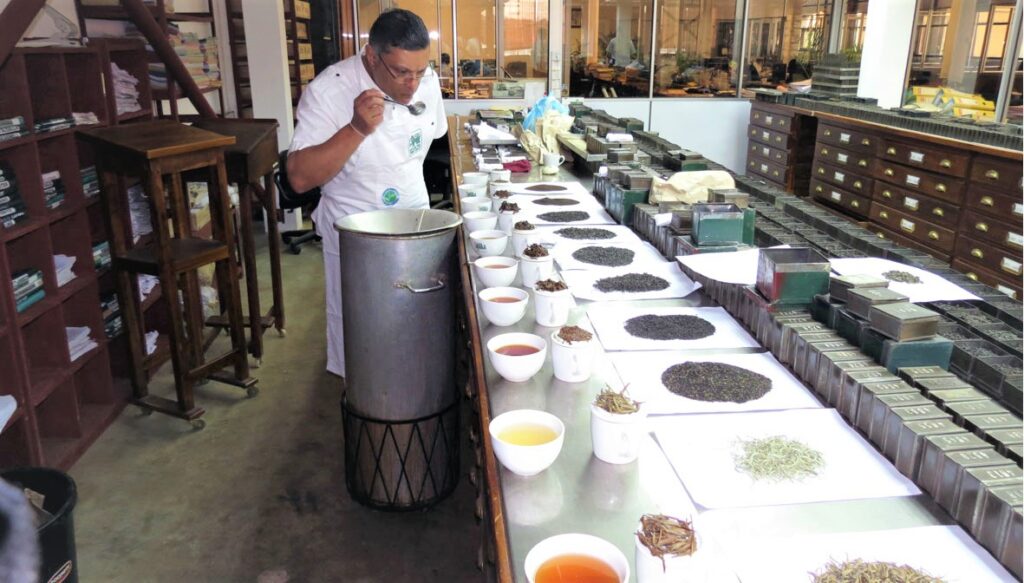 Pure Ceylon English Breakfast tea- BOP – Small leaf tippy. - TropiCom
